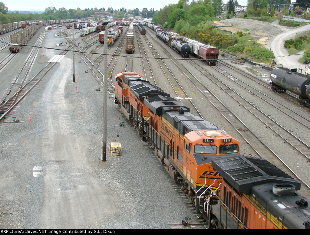 BNSF 3795 South at Delta Yard